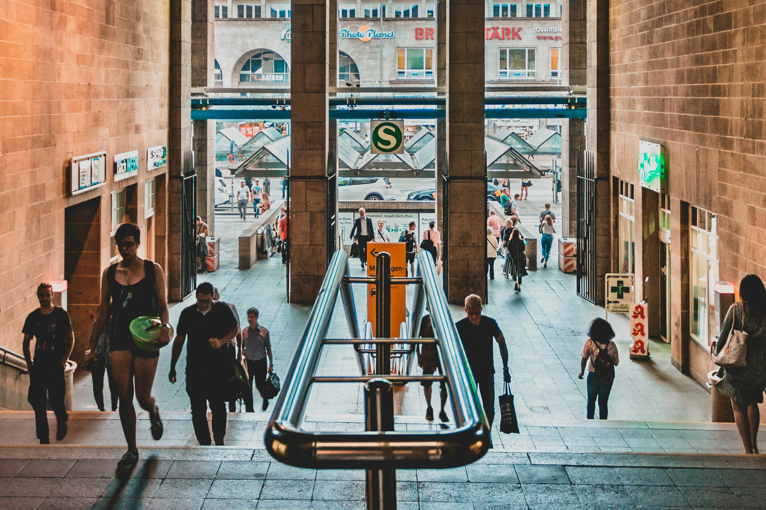 Why Walking and Public Transport Must Be Integrated - UITP