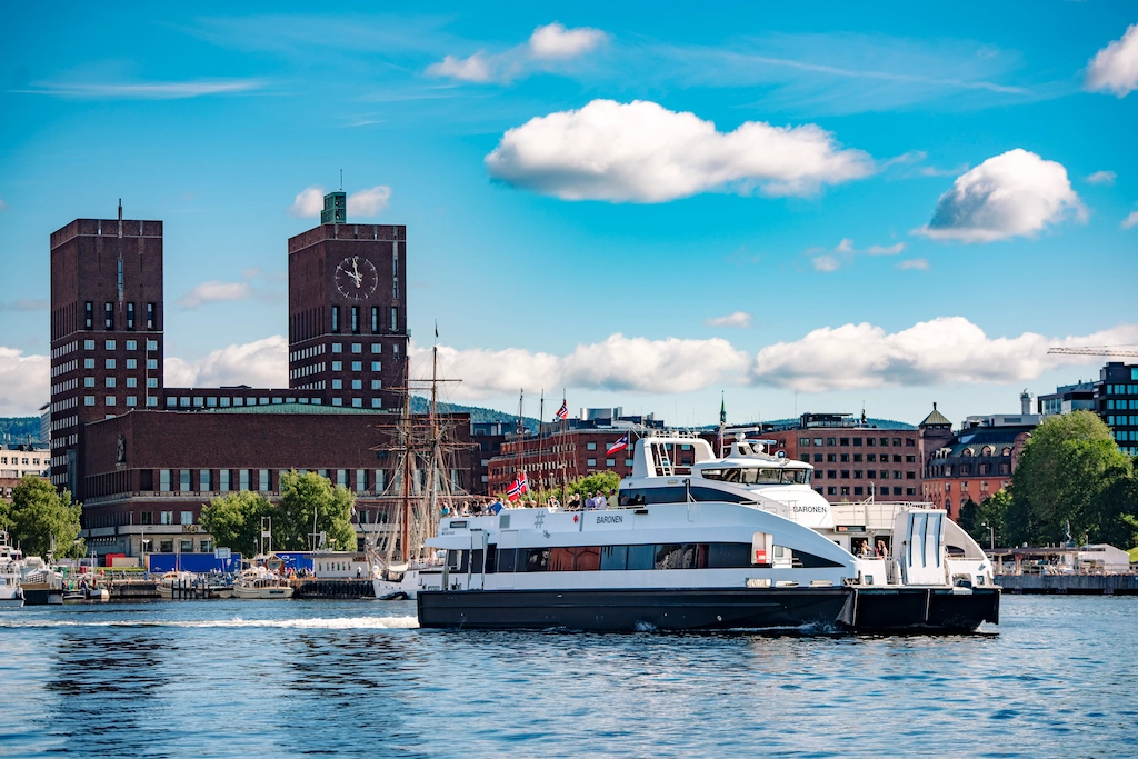 Waterborne Tender Structure - Publication - UITP