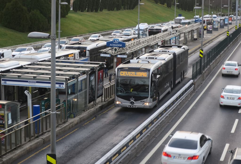 Bus Rapid Transit System and Electric Bus Rapid Transit - UITP